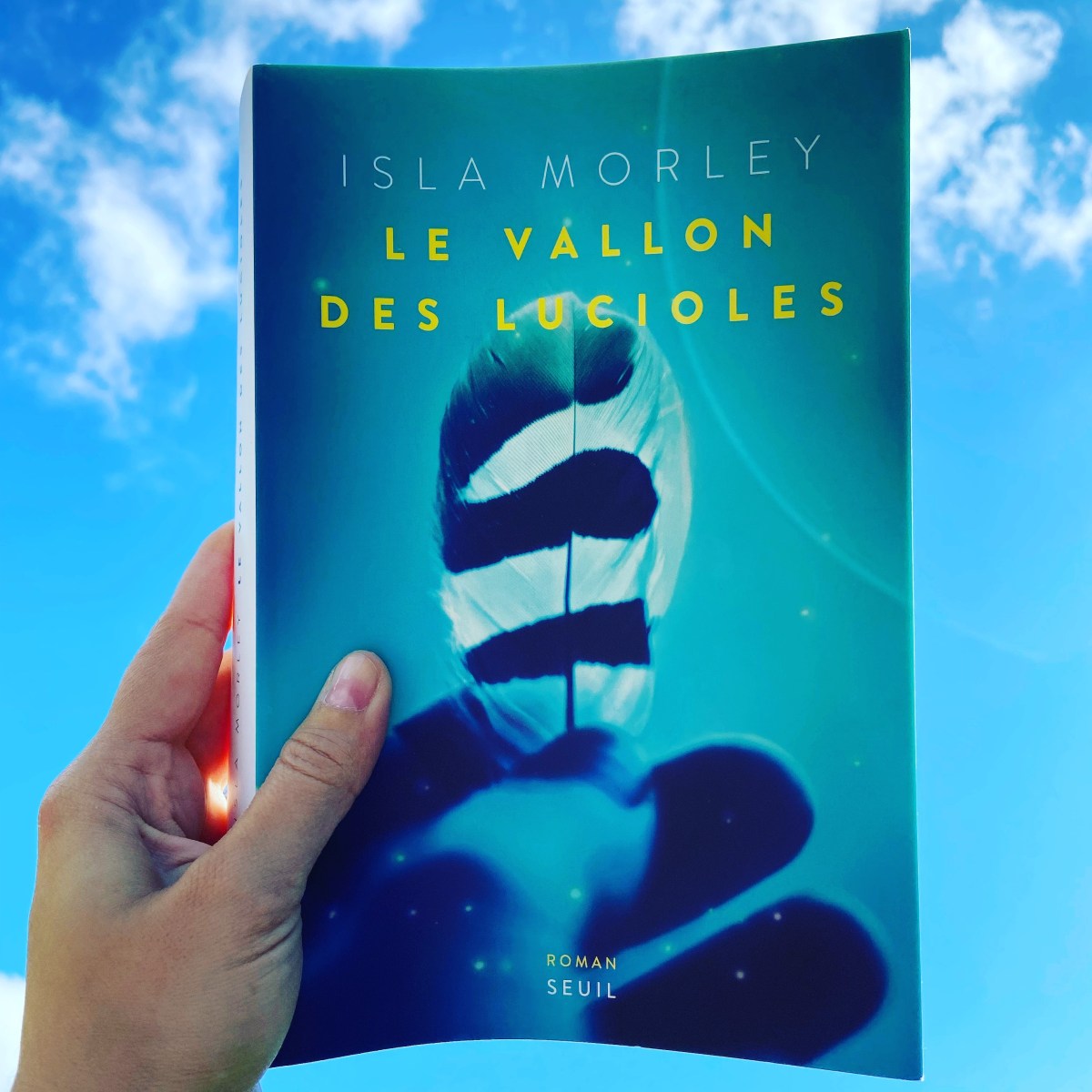 J’ai lu: Le vallon des lucioles d’Isla Morley | BadGeekette - blog ...